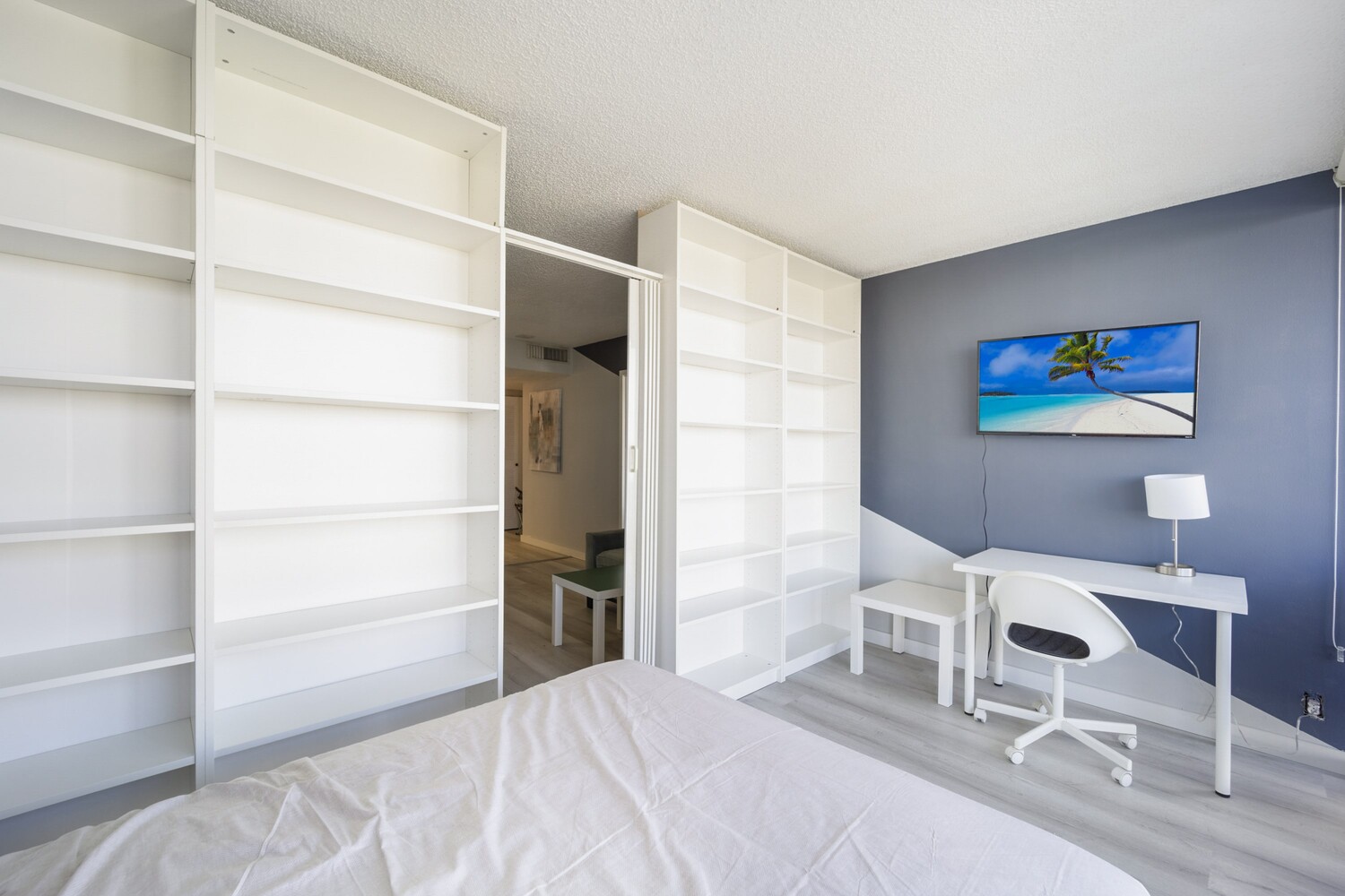 Flex Room at Miami Beach | Room rental, roommate finder, off-campus ...