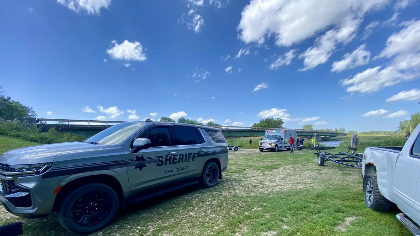 Boat Overturns Near Chelsea, Iowa – Two Rescued with Minor Injuries