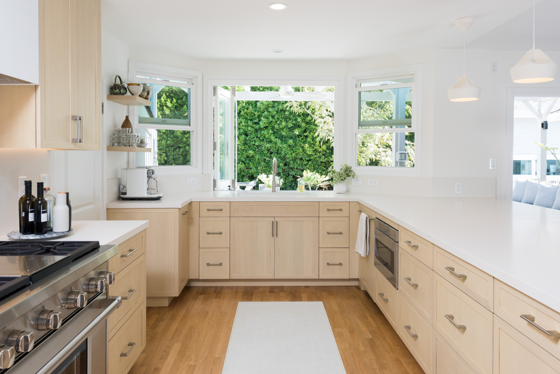 Encinitas Beach Modern Cottage | LaCantina Doors