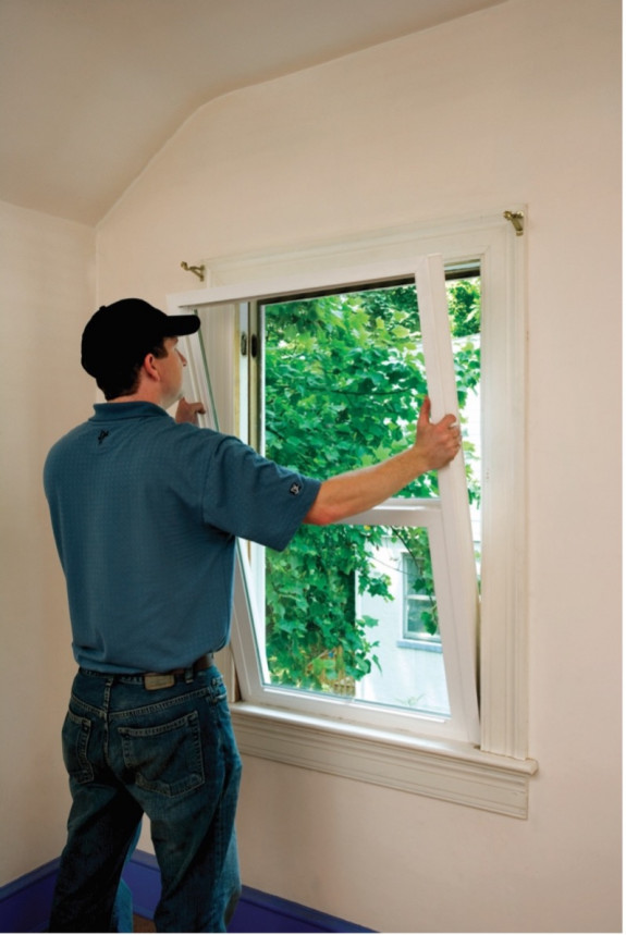 Should I Hire a Pro Window Installer? 5 Reasons to Say Yes.