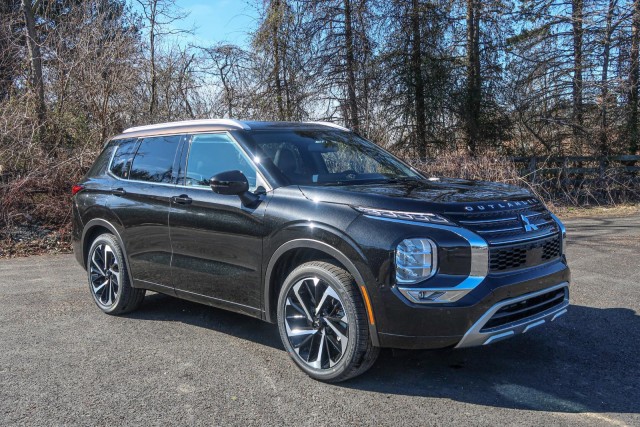 New 2023 Mitsubishi Outlander SEL 40th Anniversary S-AWC in Elkton ...