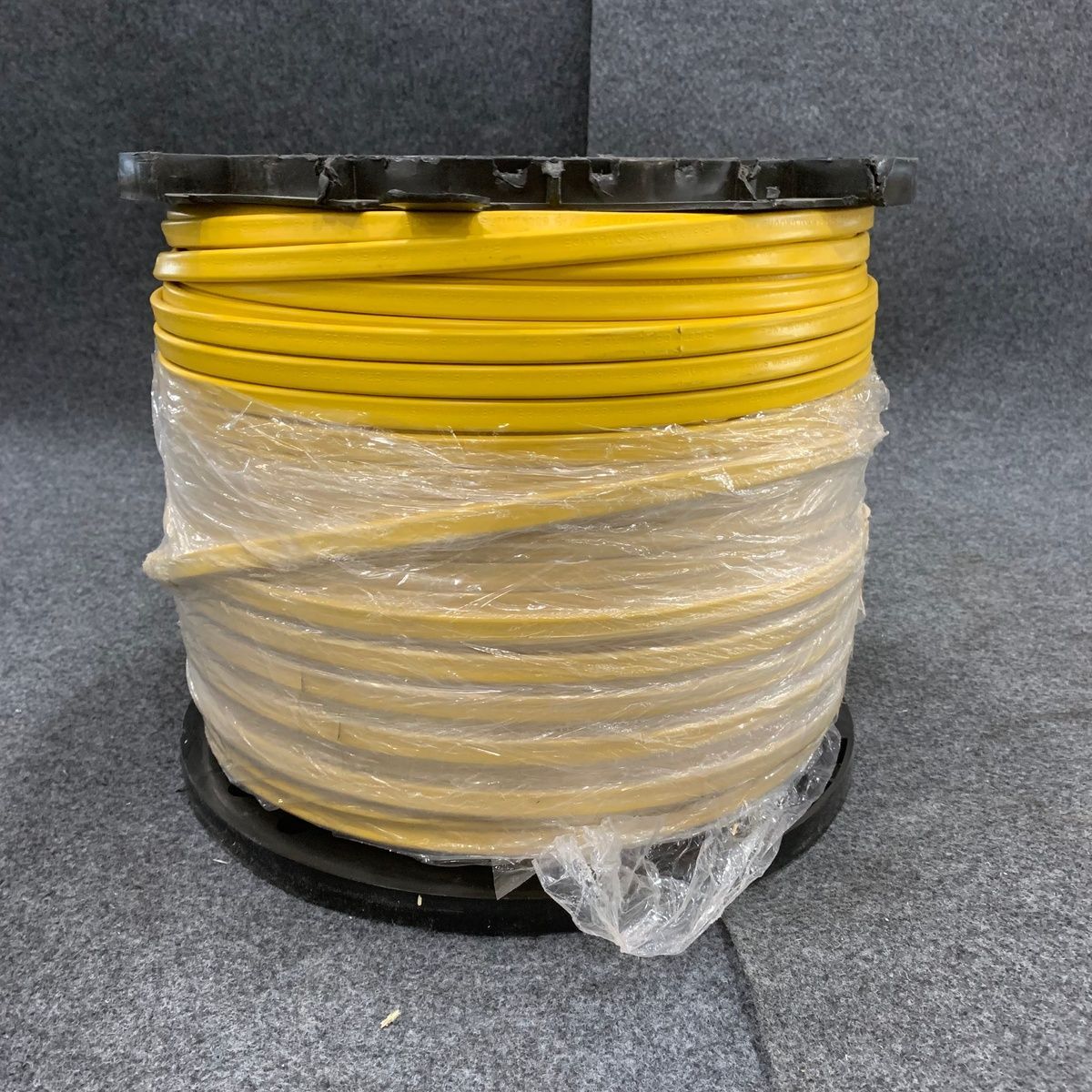 SOUTHWIRE 28828201 NM-B Cable, 1000' Spool, 12/2C + Ground, SOL, Yellow ...