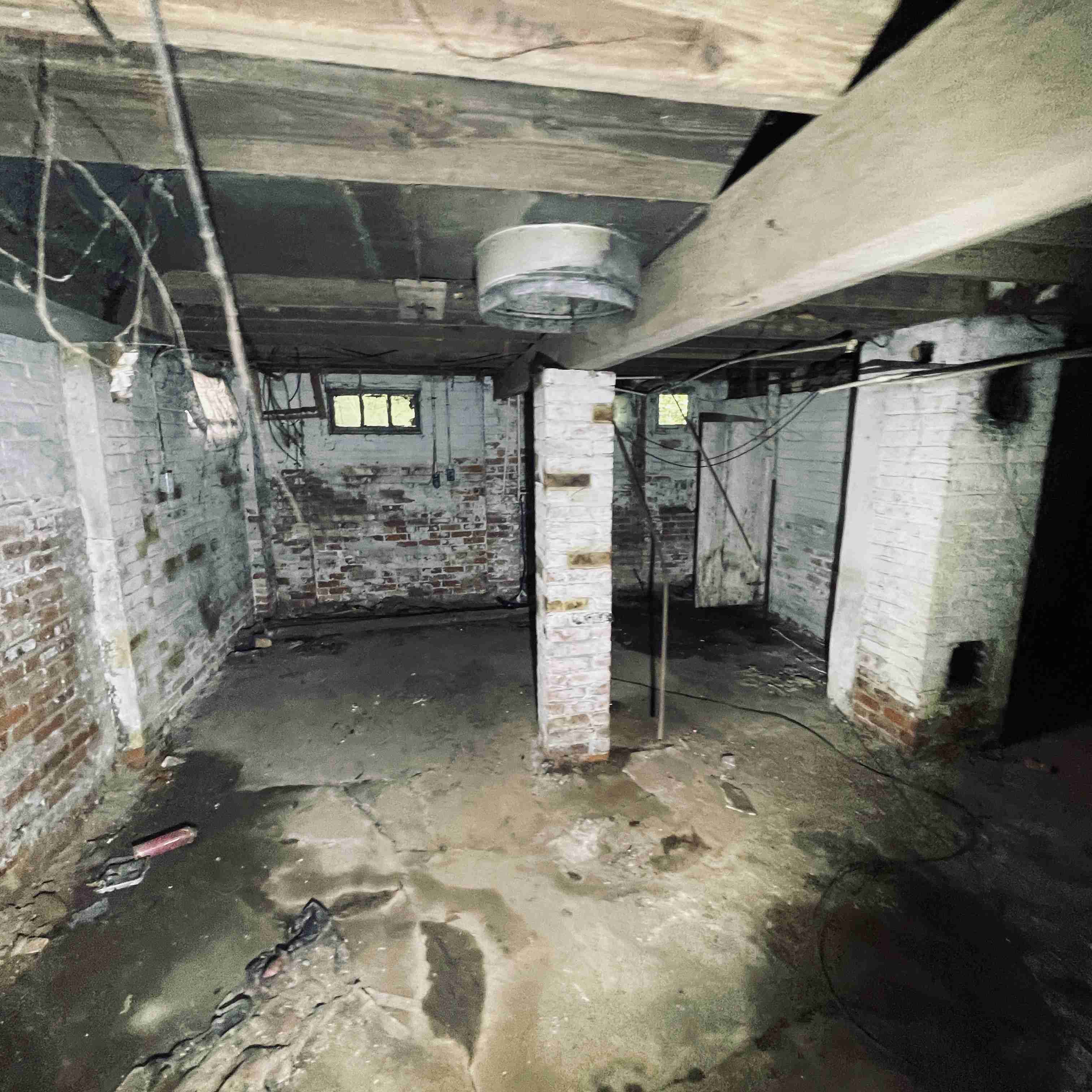 8064 Medbury (26).jpg