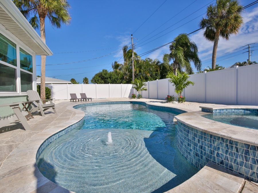 Charming 3 Bedroom Home with Private Pool & Spa