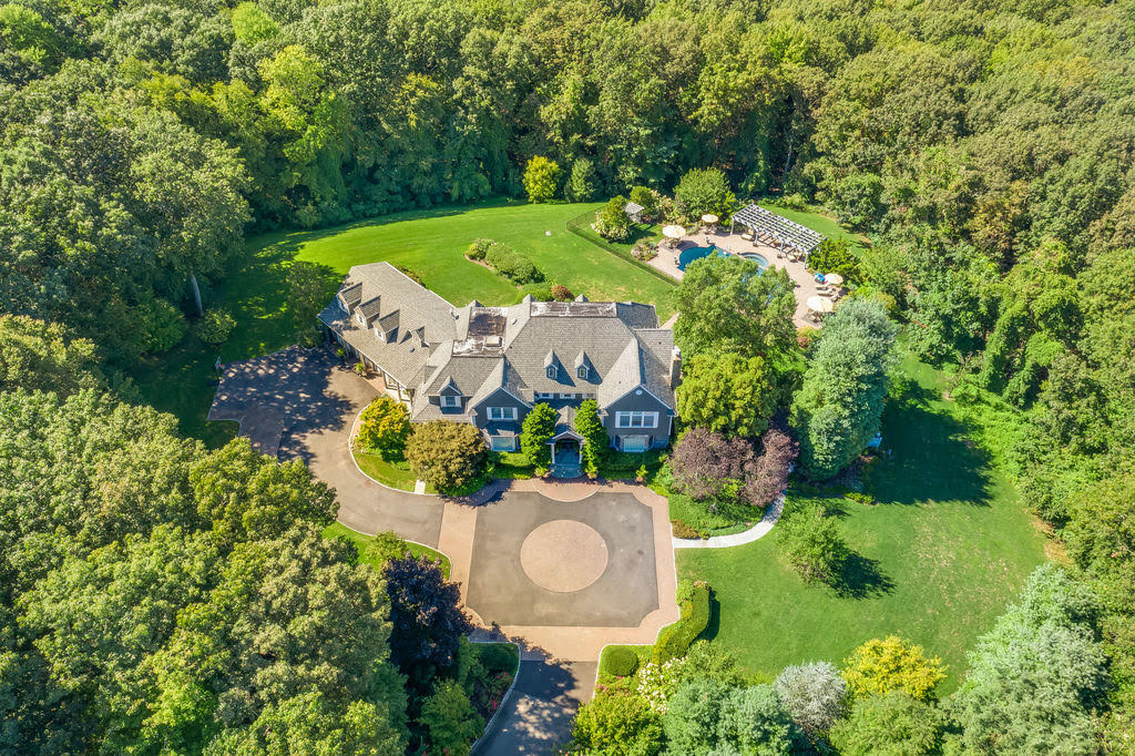 7 Stunning Homes Over 7 000 Sq Ft In New York Haven Lifestyles