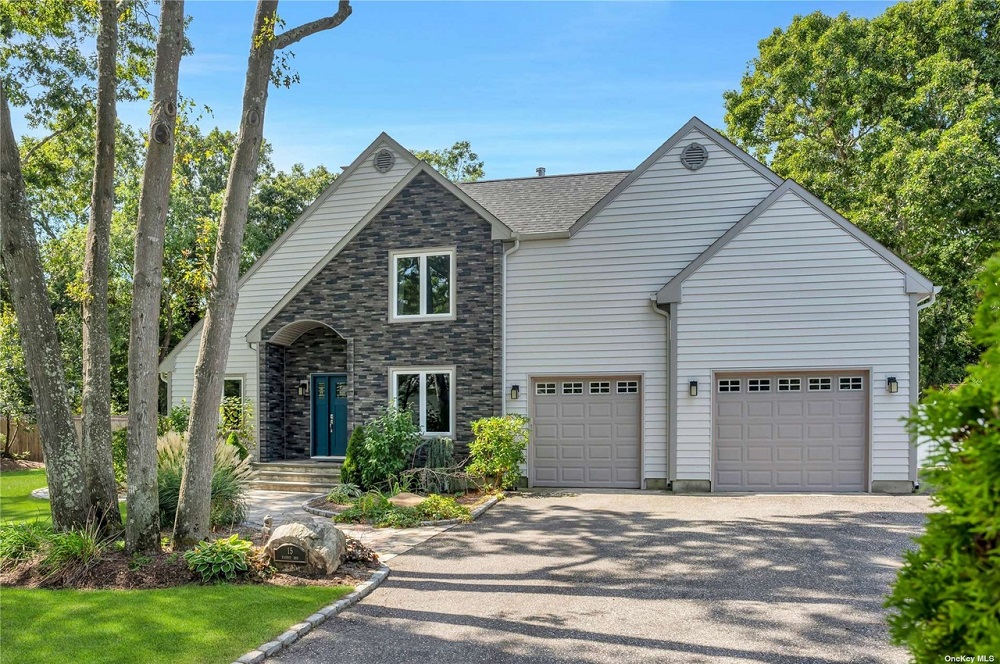 7 Homes with Beautiful Pools - Haven Lifestyles