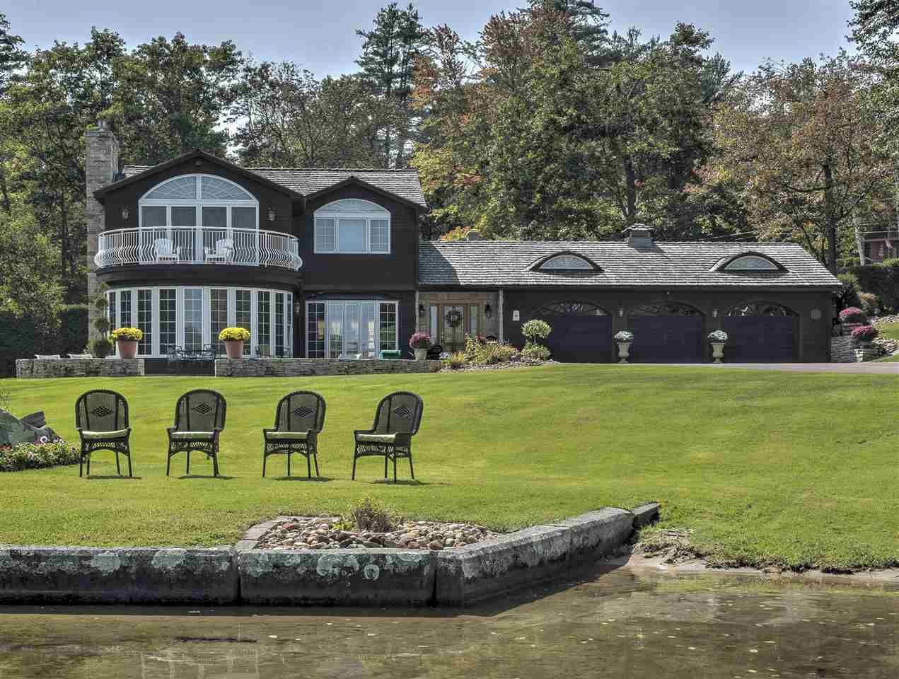 9 Breathtaking Waterfront Properties On The Market - Haven Lifestyles