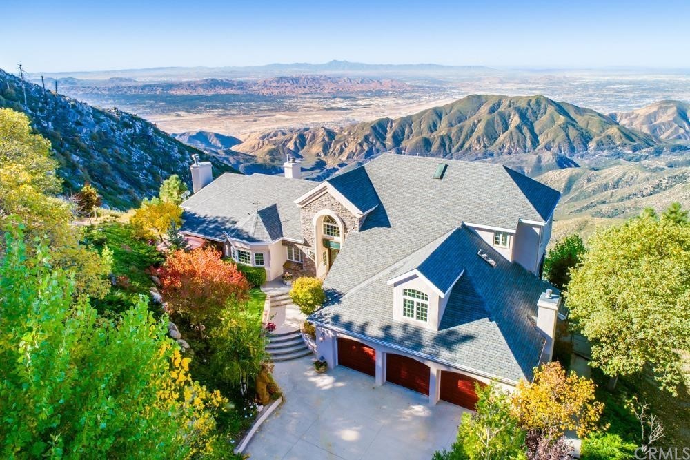8 Homes on the Market with Outstanding Views in the LA Area - Haven ...