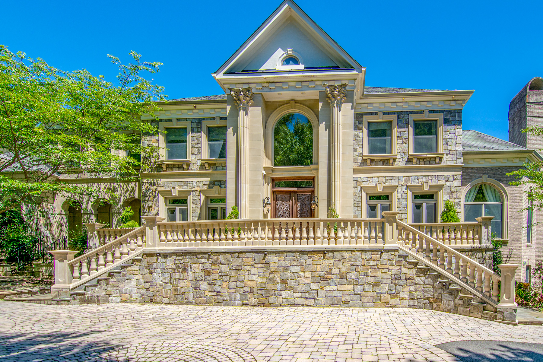 9 Scenic Homes with Amazing Views - Haven Lifestyles