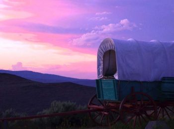 Covered Wagons Heading West: Life on the Oregon Trail
