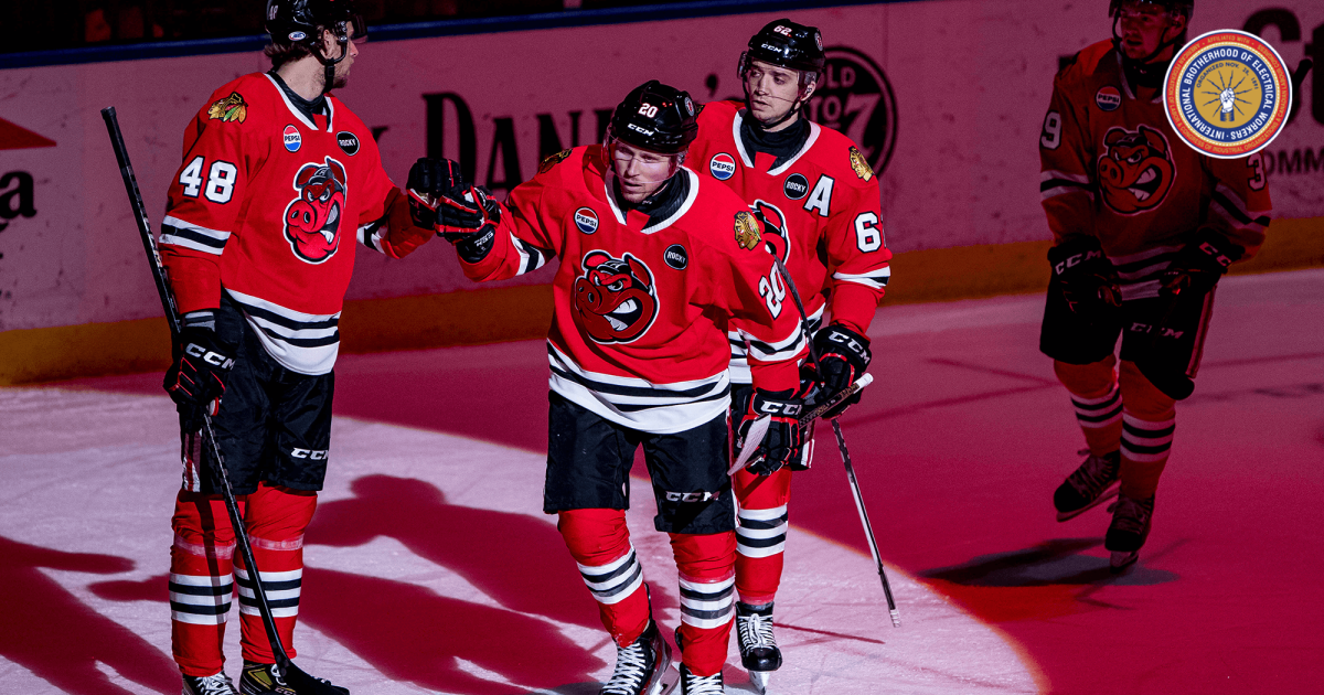 Rockford IceHogs | RECAP: Hogs Open Weekend with 5-2 Win over Wolves