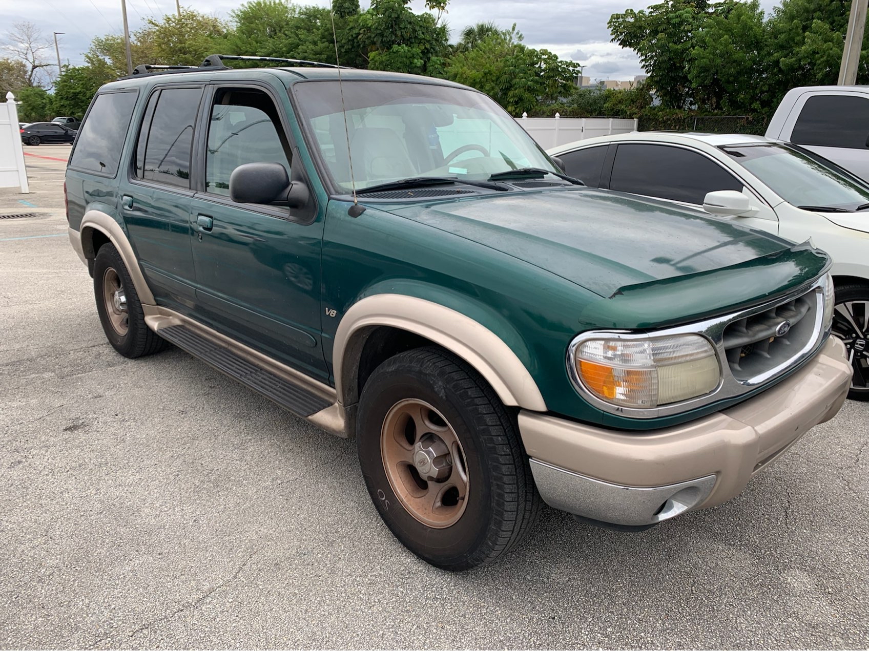 Used 2000 FORD EXPLORER EDDIE BAUER for sale in MIAMI | 124599