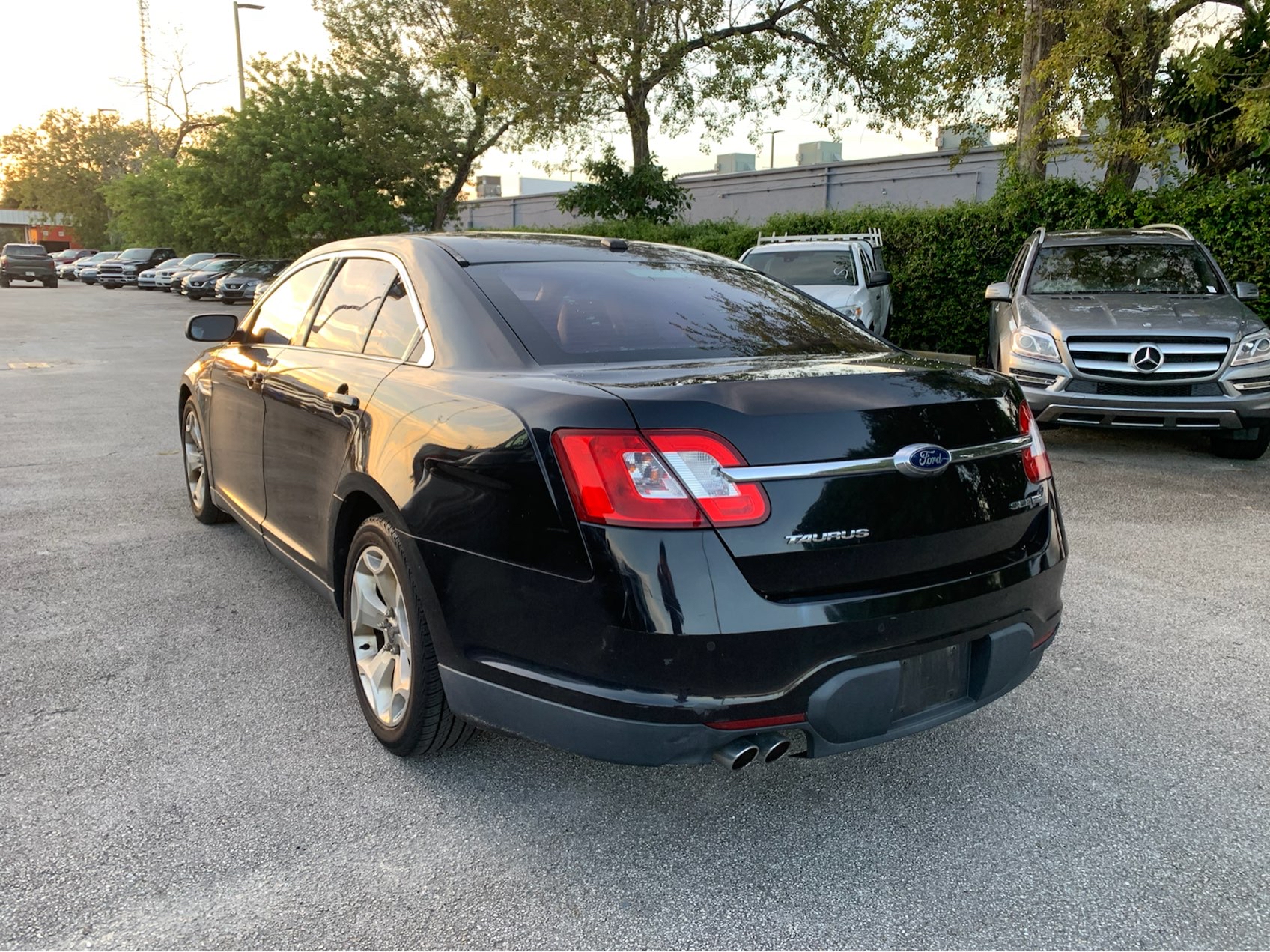 Used 2011 FORD TAURUS SEL for sale in MIAMI | 130035