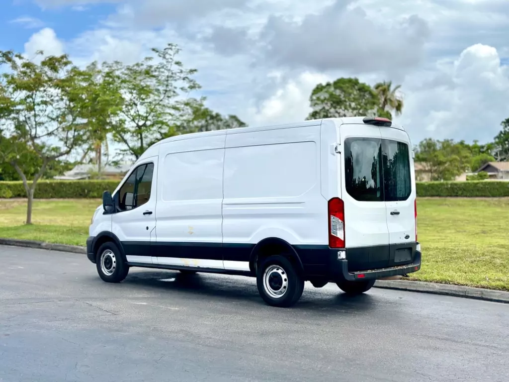 Used 2021 FORD TRANSIT MEDIUM ROOF 148WB for sale in MIAMI | 141276