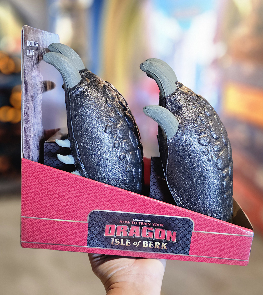 Epic Universe How to Train Your Dragon Isle of Berk Toothless Costume ...