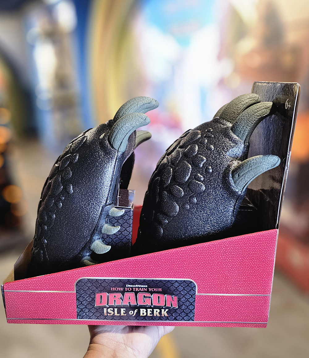 Epic Universe How to Train Your Dragon Isle of Berk Toothless Costume ...