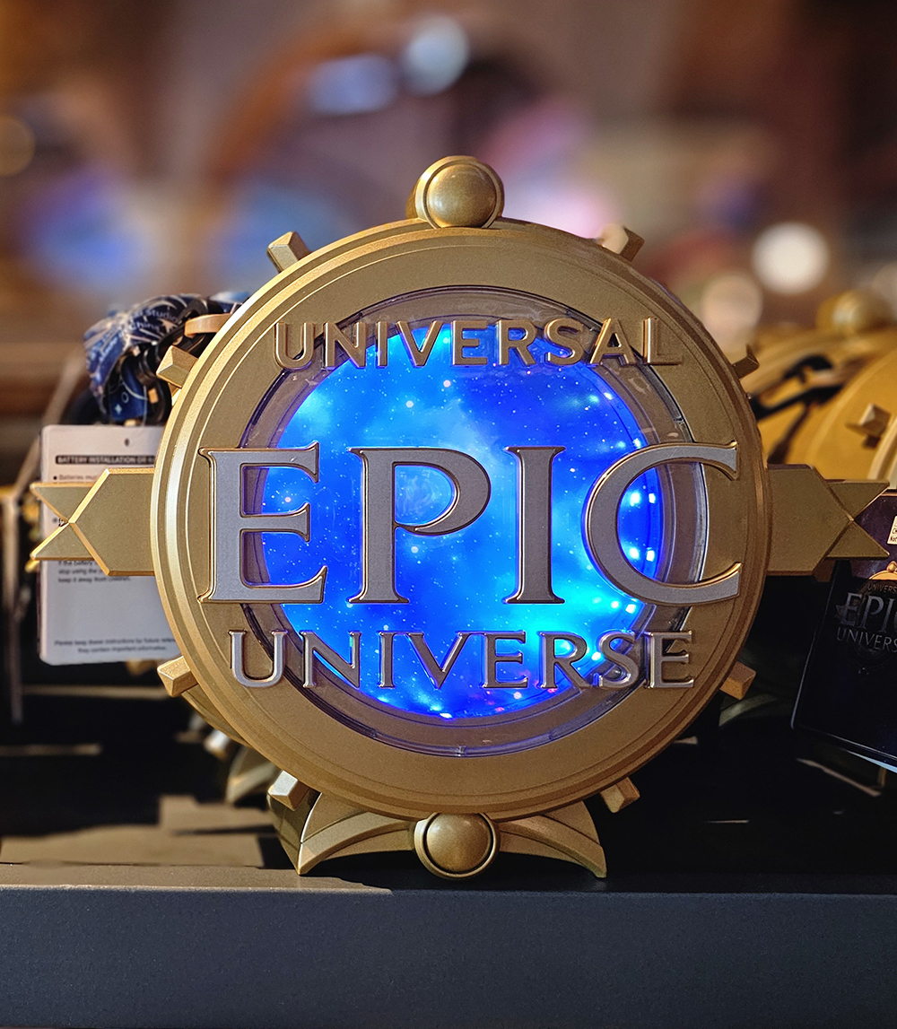 Universal Studios Epic Universe Logo Light-Up Popcorn Bucket w/Strap ...