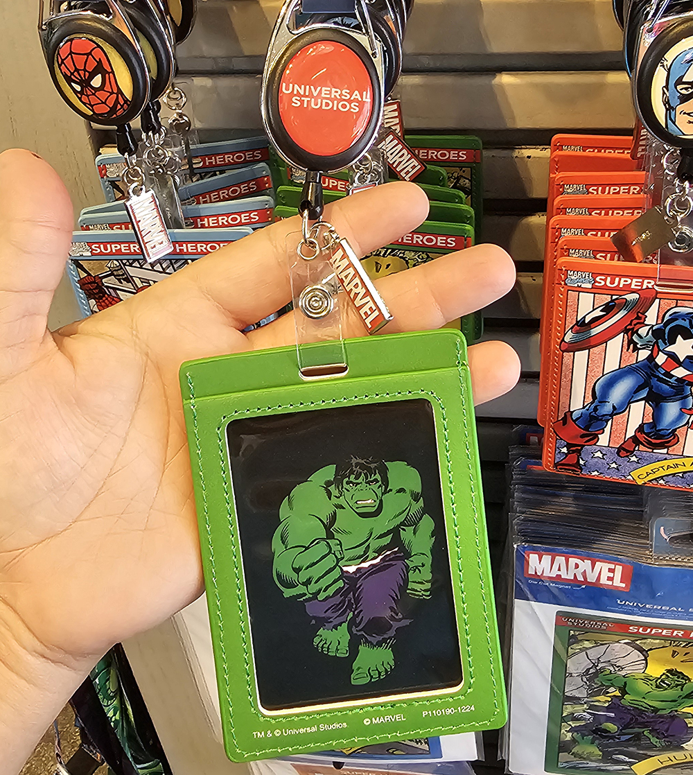 Universal Studios Parks Marvel Comic Retractable Badge Reel The Hulk ...