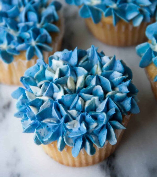 43 DIY Baby Shower Cupcakes: the Best Collection of Recipes