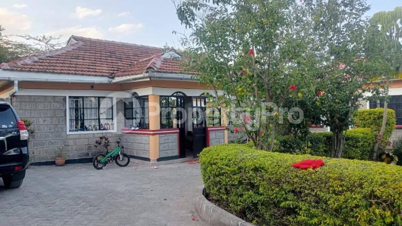 Houses for rent 200 meters off Magadi Road behind The Smith Hotel ...