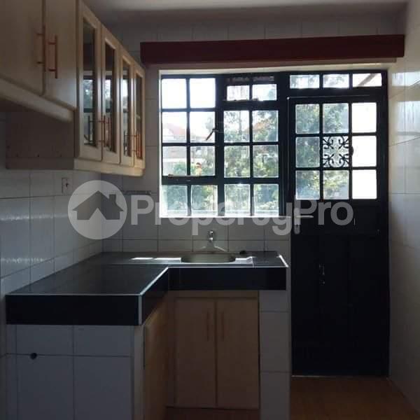 1 bedroom mini flat Townhouses Houses for rent Marurui Opposite Thome ...