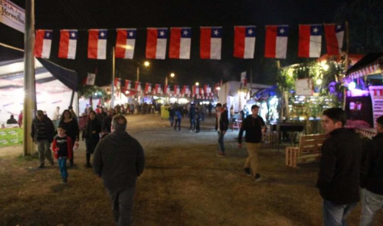 A las 21 horas: Hoy parten las fondas en Machalí