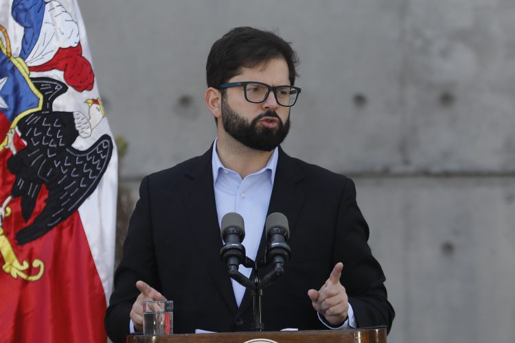 Encuesta Cadem: Presidente Boric alcanzó nueva desaprobación histórica Encuesta Cadem: Presidente Boric alcanzó nueva desaprobación histórica