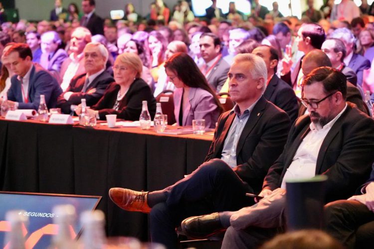 Gobernador Regional Pablo Silva Amaya participa de una nueva edición de ENADE