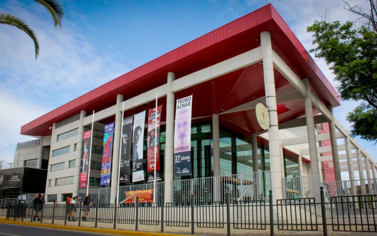 Teatro gratis para la comunidad: Hoy en el Lucho Gatica "El intratable ...