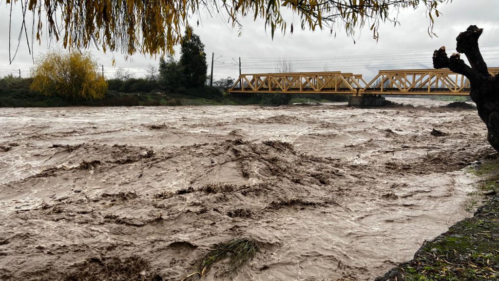 Equipo de Emergencia de la Municipalidad de Rengo desplegado en terreno ...
