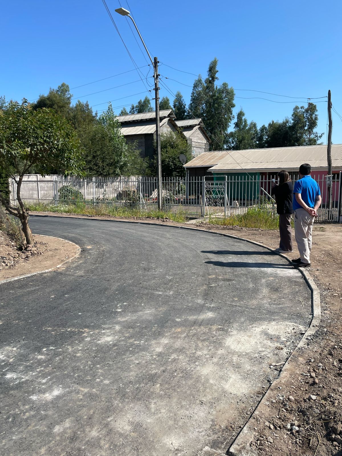 Pavimentos mejoran notablemente tres populosos barrios rurales