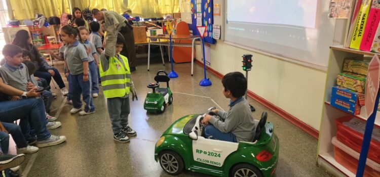 Actividad educativa de Carabineros en pre-básica de la escuela El ...