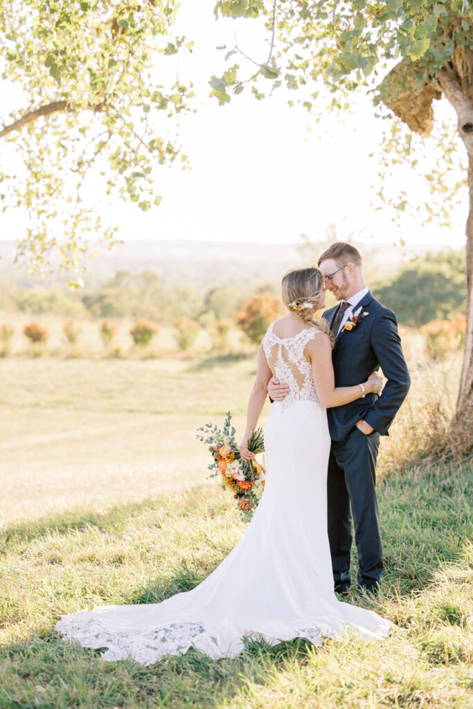Courtney & Colby's Fall Iowa Wedding | Jennifer Weinman Photography ...