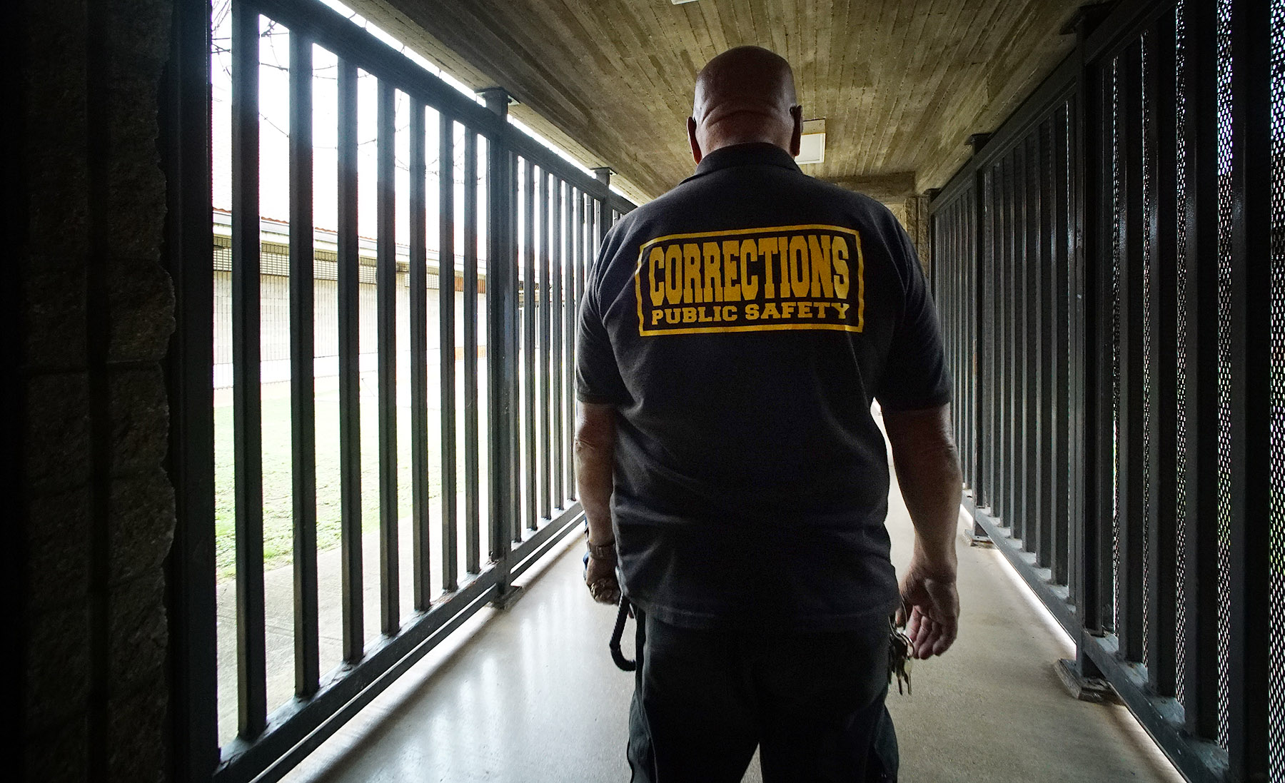 Former correctional sergeant sentenced to prison for assaulting inmates ...