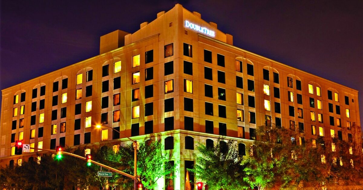Pinnacle Live | DoubleTree by Hilton Hotel Santa Ana - Orange County…