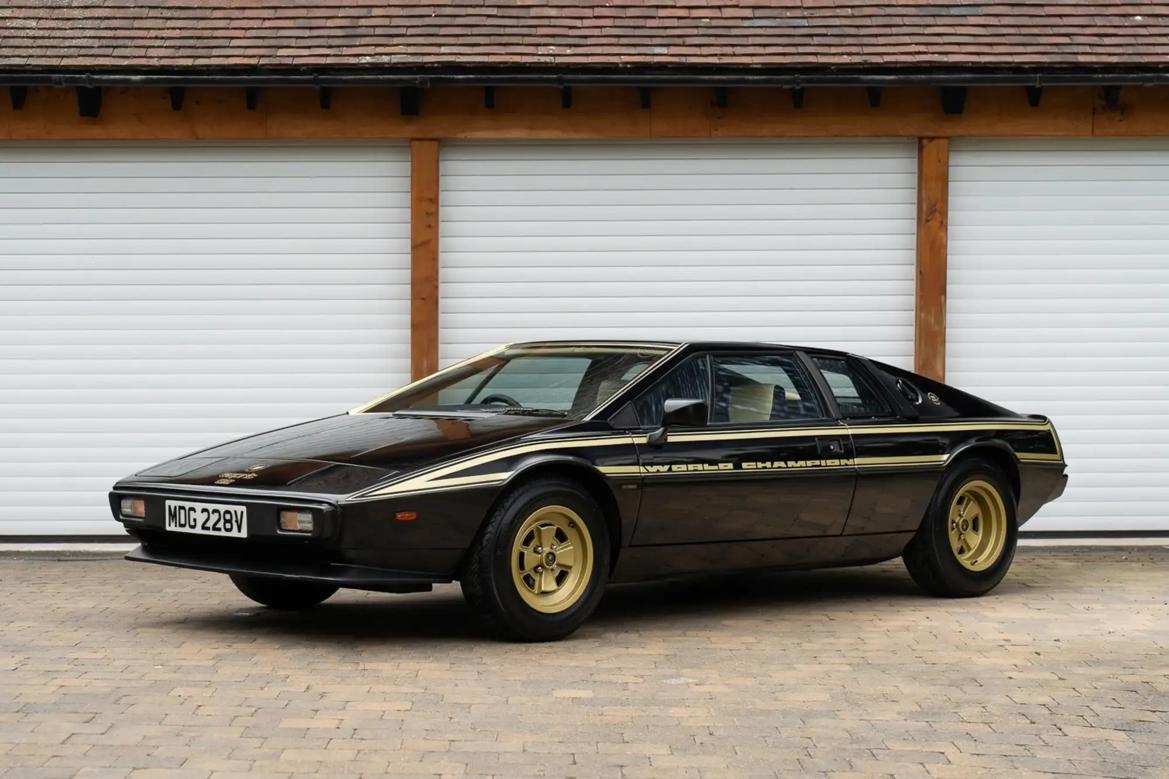 The first of only 200 made: Lotus Esprit JPS Commemorative Edition ...