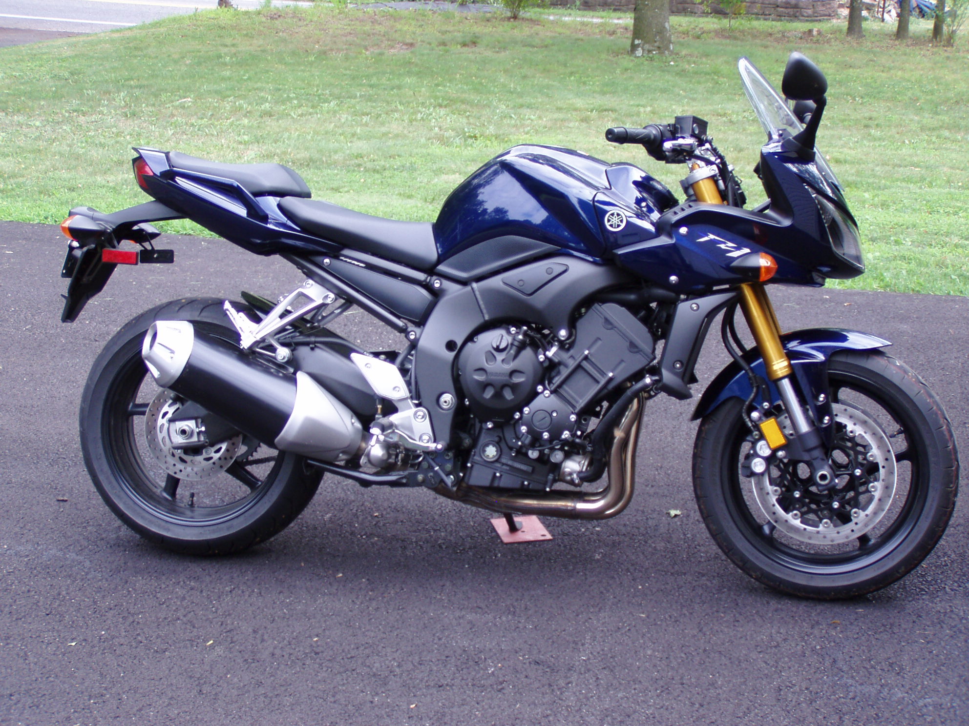 creativerace's Yamaha FZ1: Readers Rides:
