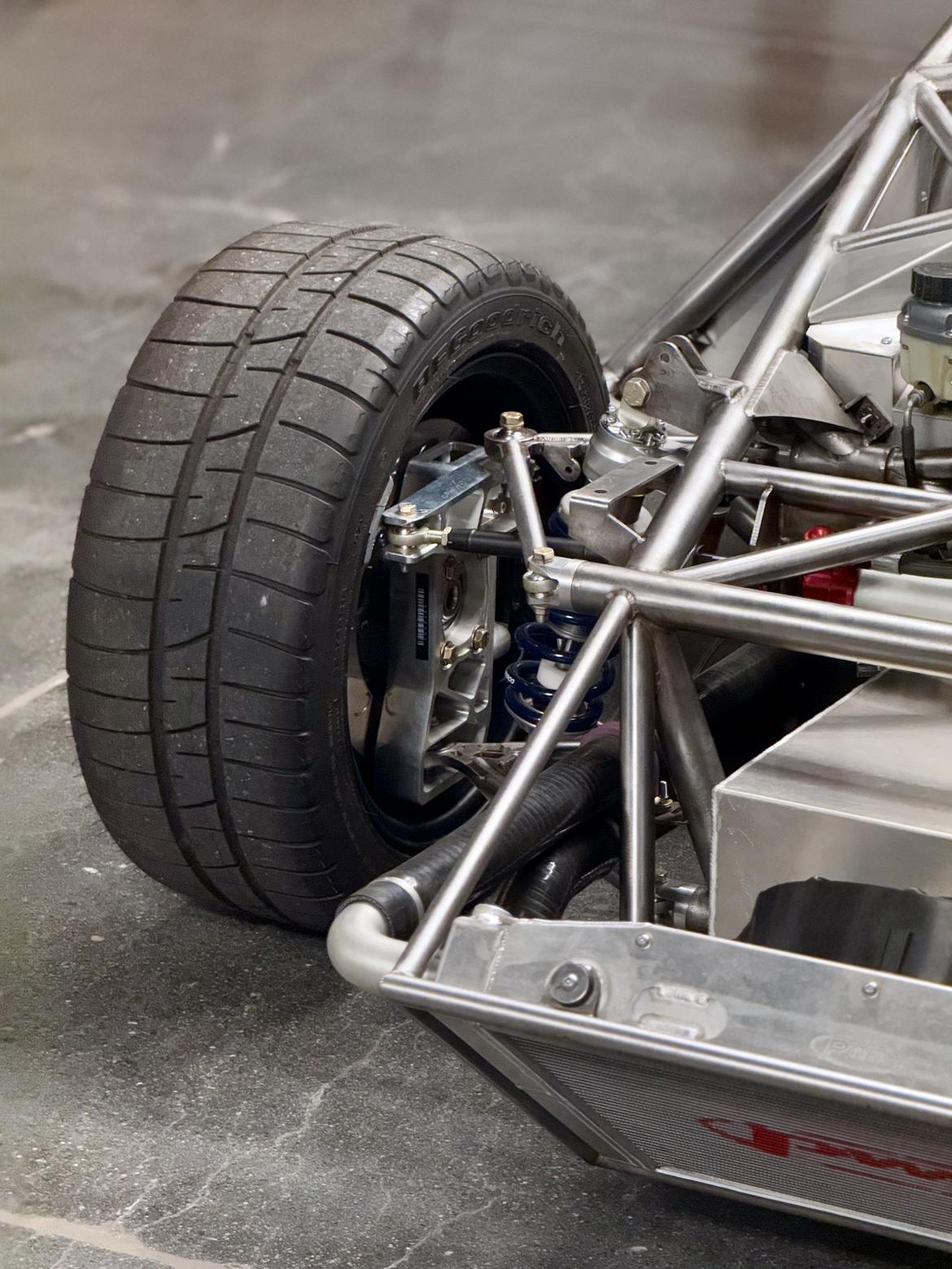 Building a reimagined 1960's Sports Prototype from scratch: the ...