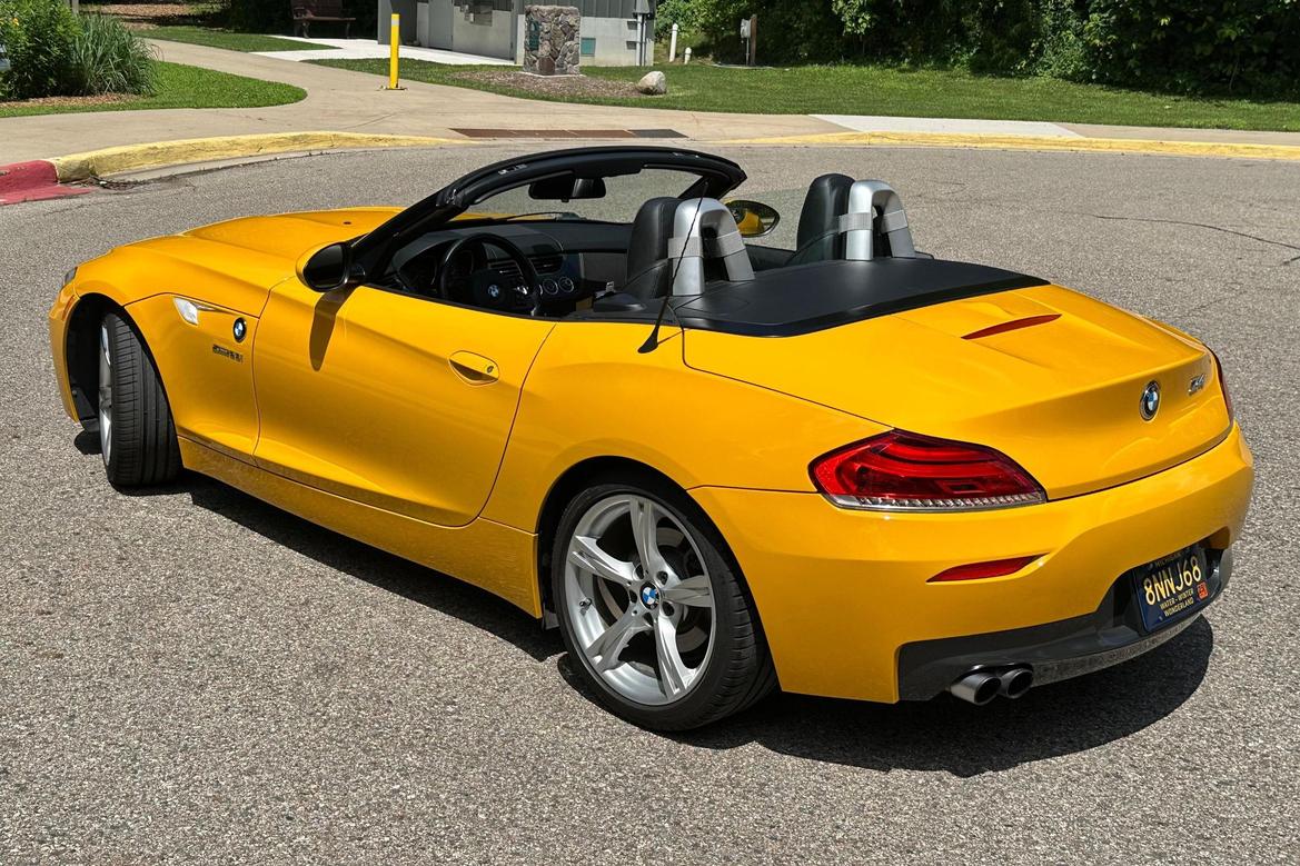 You Need This: Six-speed manual, yellow-over-yellow BMW Z4 | News ...