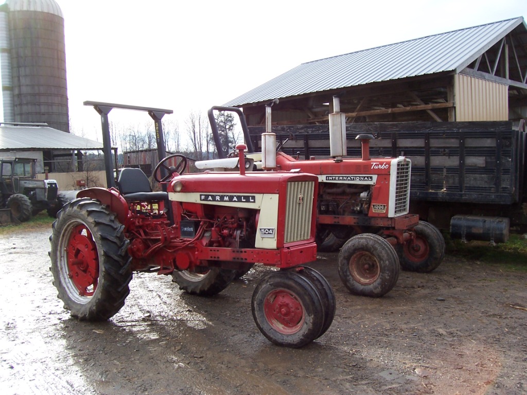 ROPS frames fitted to older tractors - General IH - Red Power Magazine ...