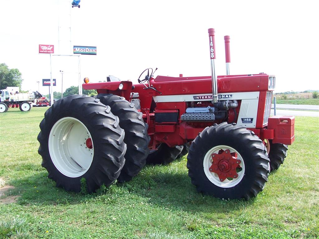 IH 1568 FWA @ Leaman's auction - General IH - Red Power Magazine Community