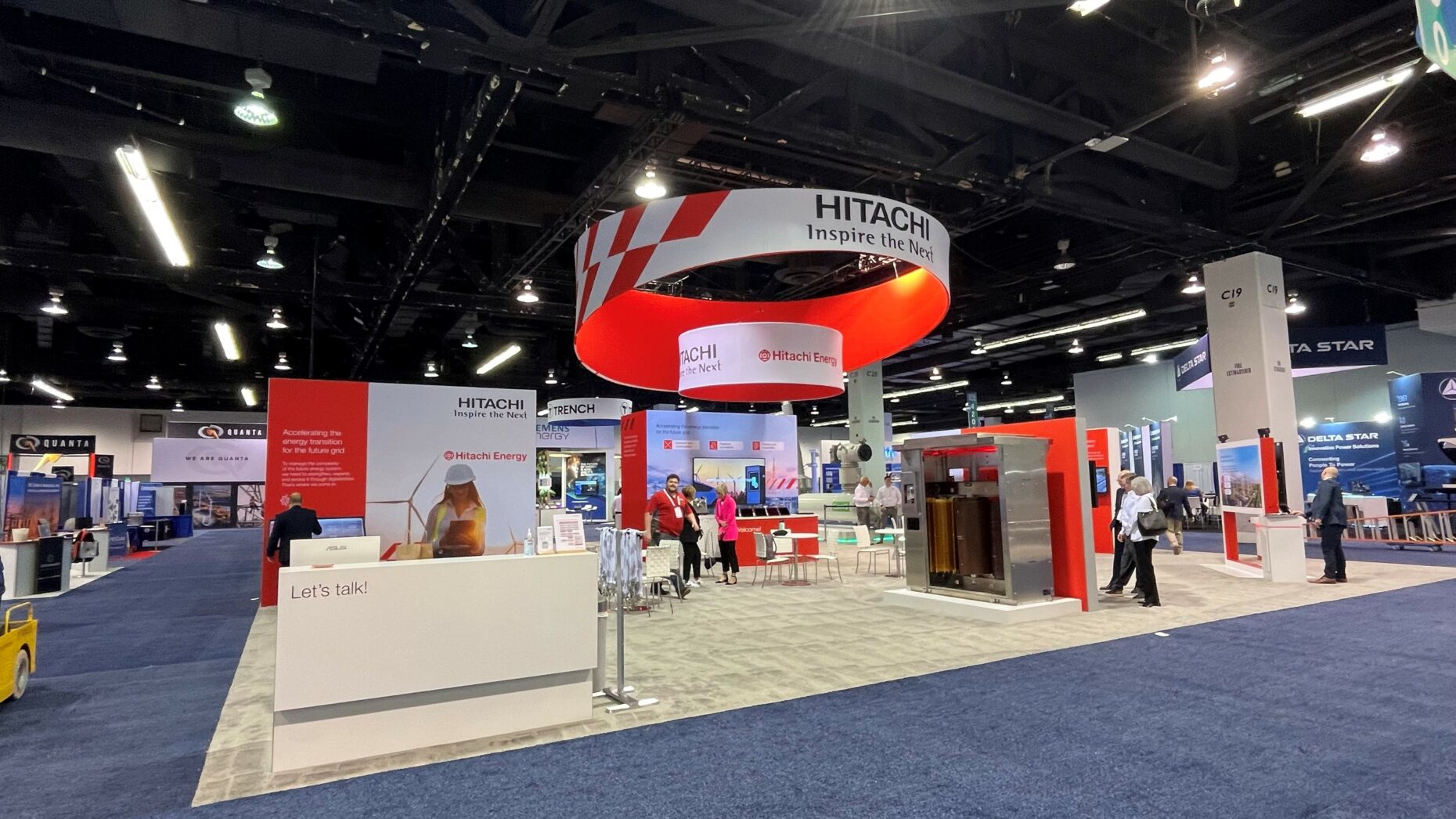 Rogers Helps Industry Pioneers Energize the Show at IEEE 2024