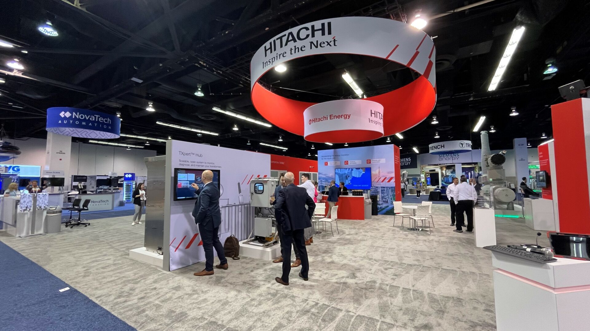 Rogers Helps Industry Pioneers Energize the Show at IEEE 2024