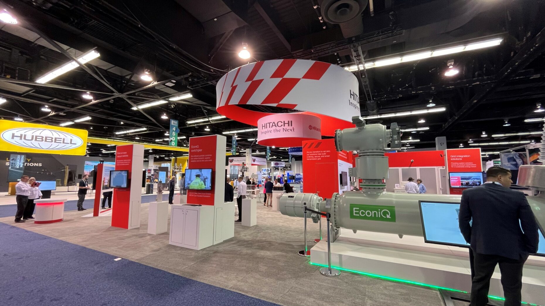 Rogers Helps Industry Pioneers Energize the Show at IEEE 2024