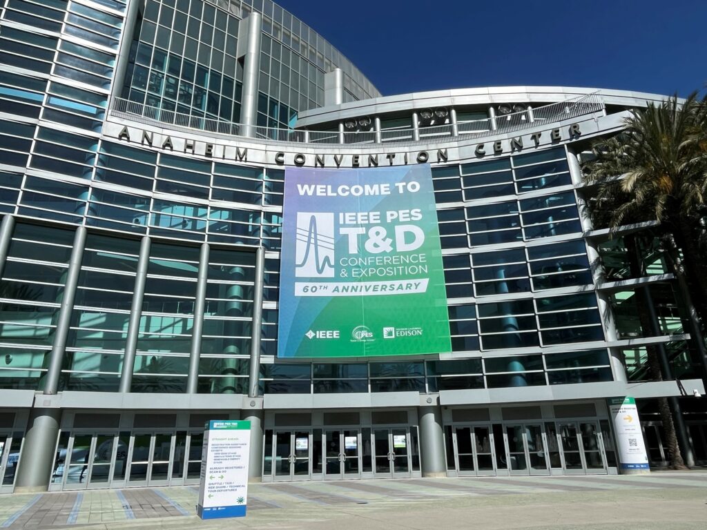 Rogers Helps Industry Pioneers Energize the Show at IEEE 2024