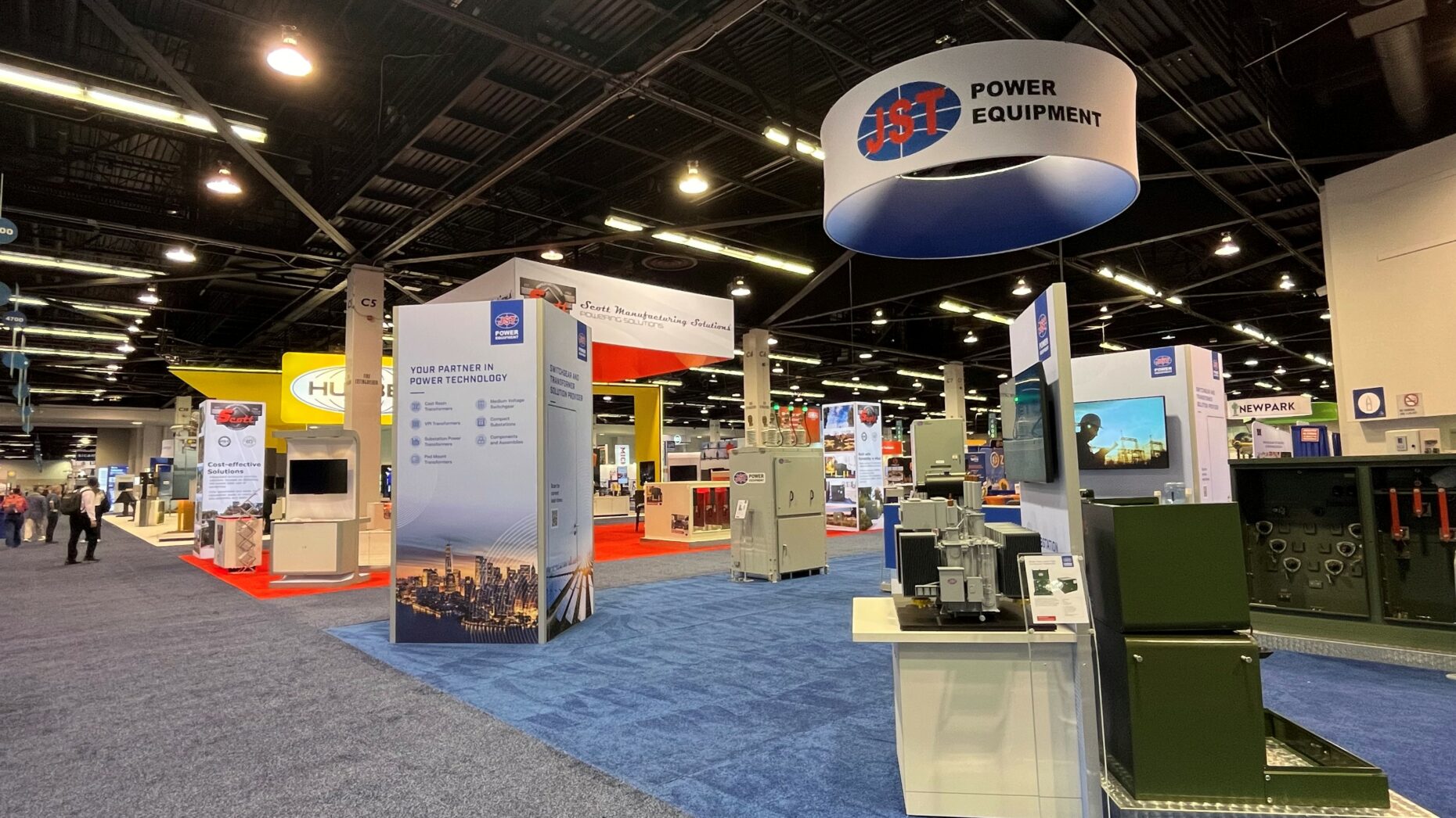 Rogers Helps Industry Pioneers Energize the Show at IEEE 2024