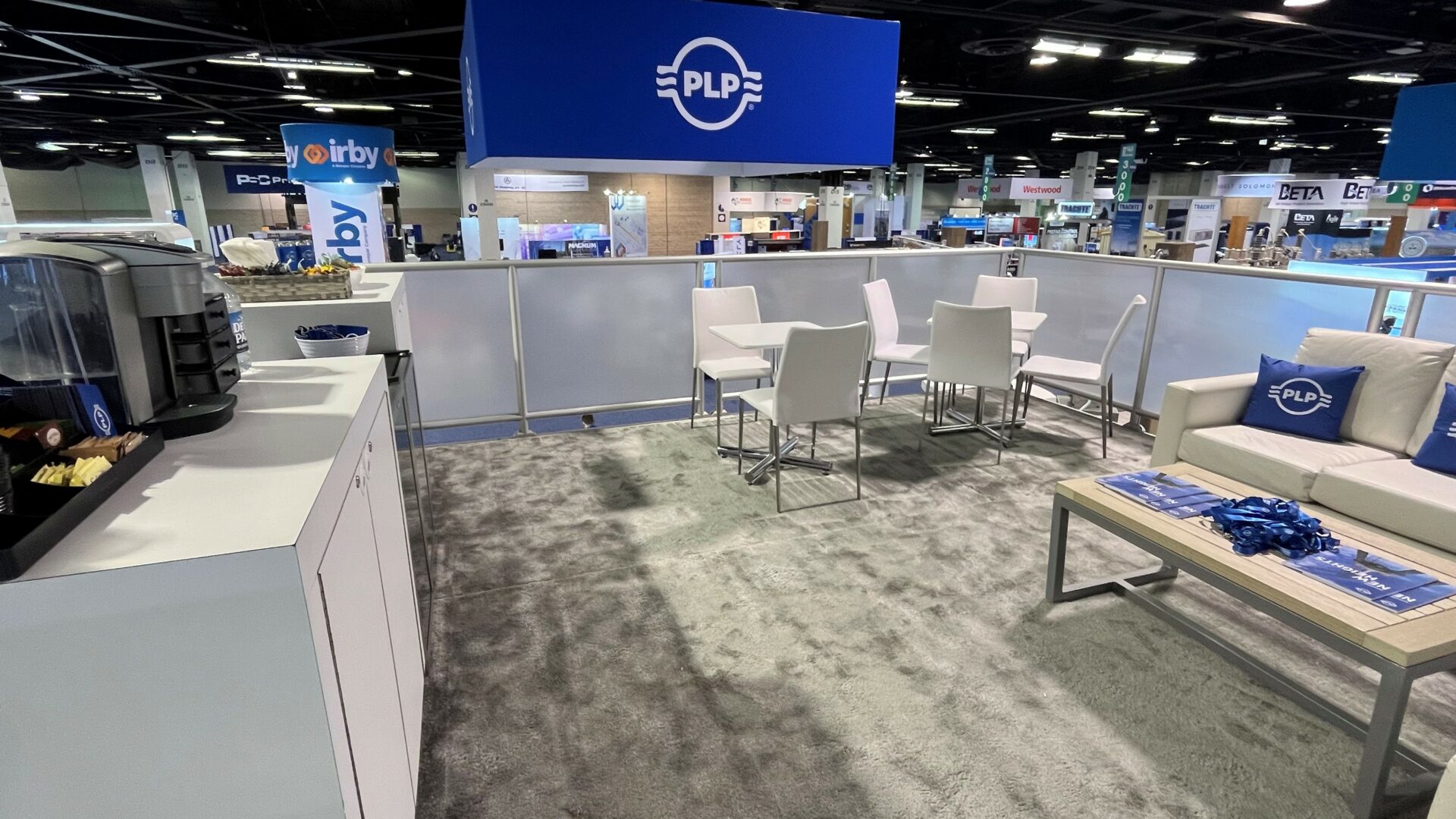 Rogers Helps Industry Pioneers Energize the Show at IEEE 2024