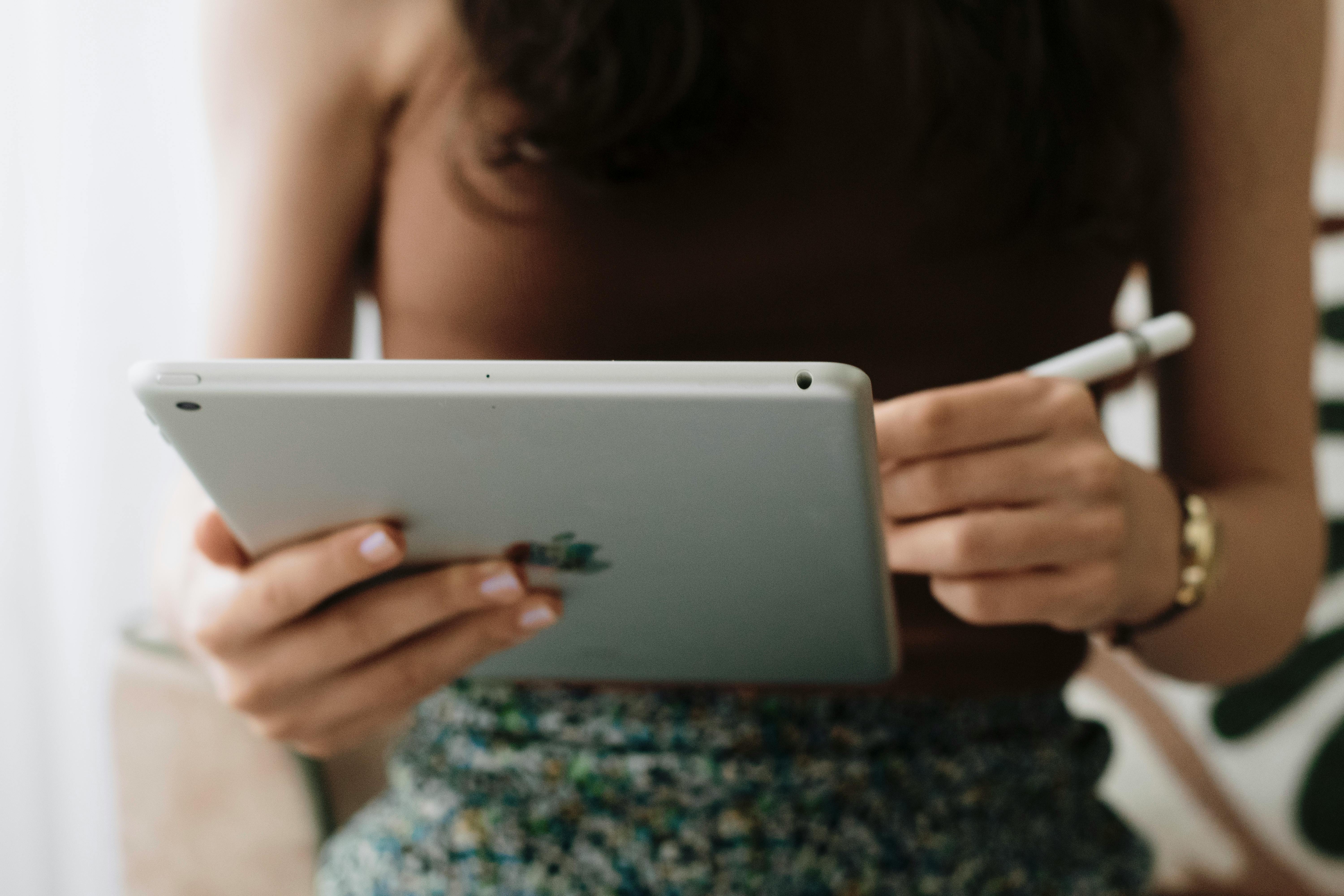 What Is a Wet Signature? Definition, Legal Use, and How It Compares to ...