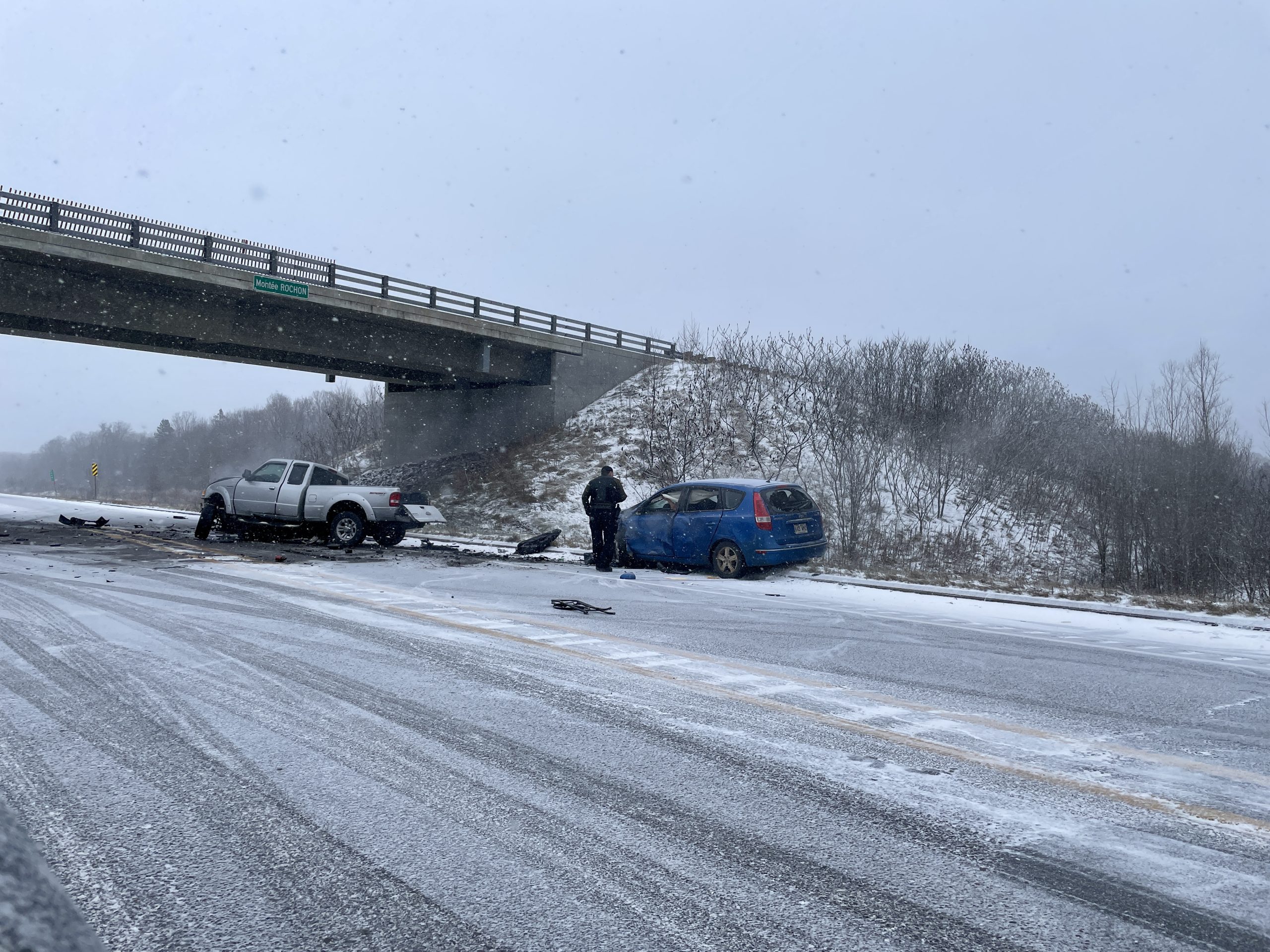 Multi-vehicle crash on Autoroute 50
