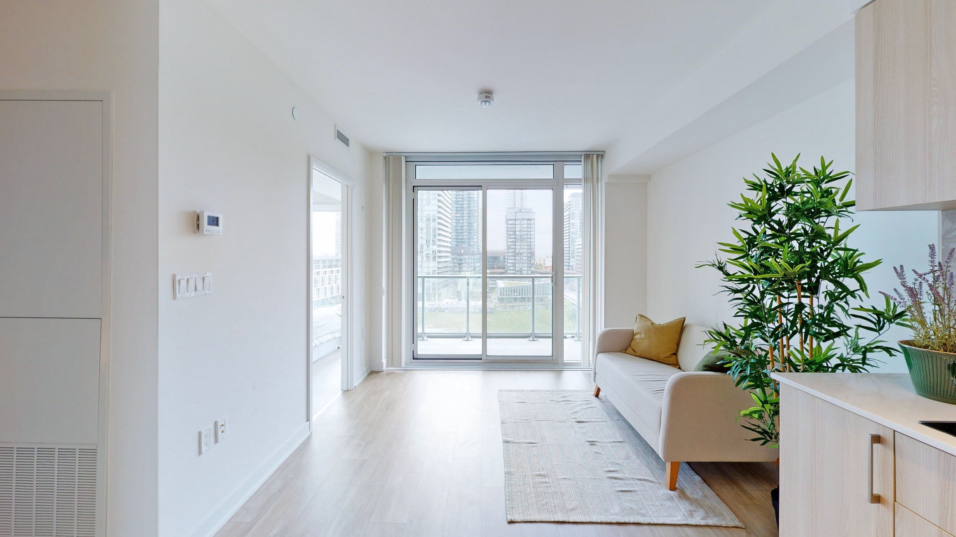 703w-27-bathurst-street-toronto-winsold